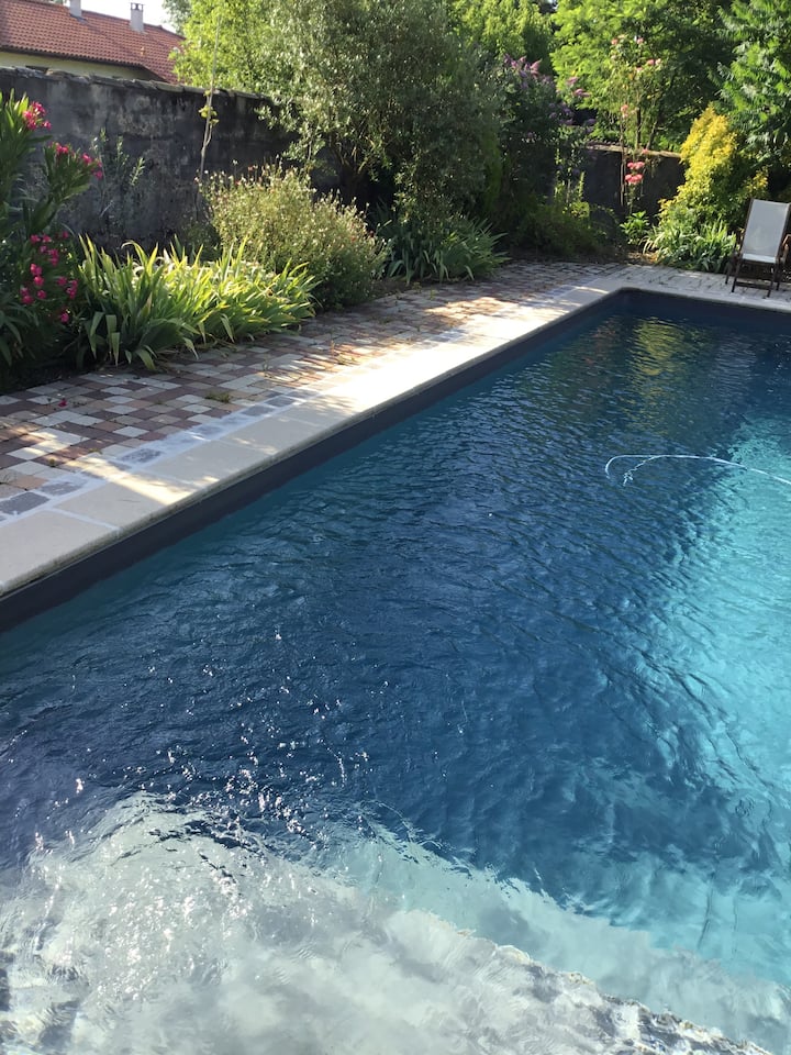 Charmant Gîte Avec Sa Piscine - Gironde