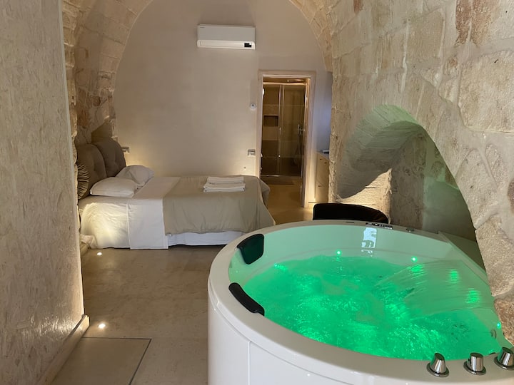 Suite Piano Terra C Con Jacuzzi E Bagno - Monopoli