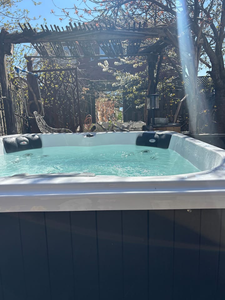Toronto/lakeside Home - Pickering