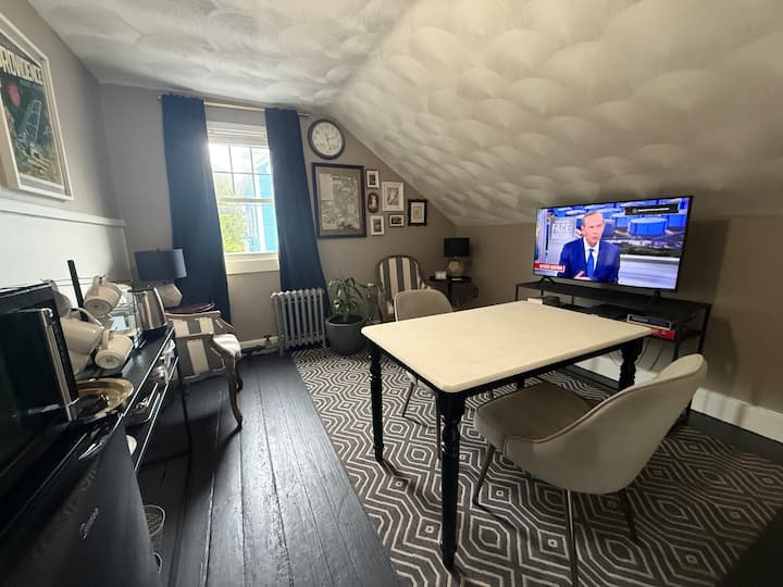 1br Guest Suite+parking 
Walk To College Hill - Providence, RI