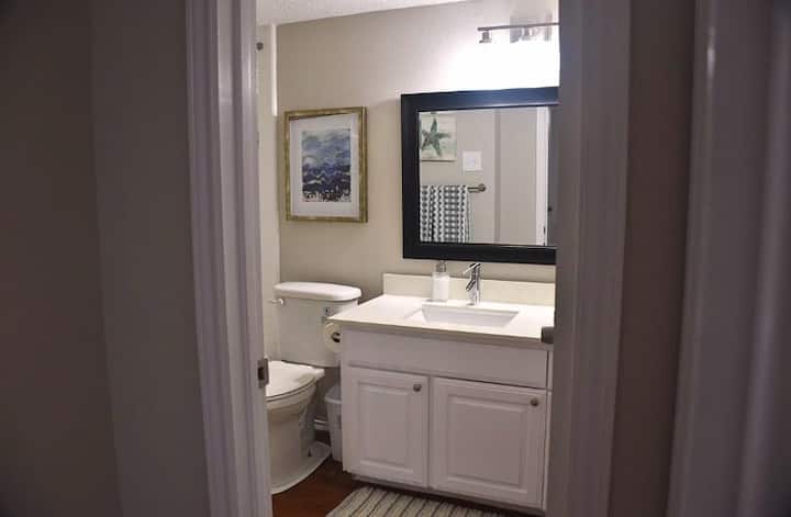 I207 - Apt|patio|10mi To Convention Ctr|sleeps 2 - Irving, TX