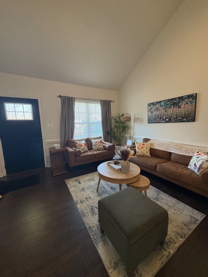 Quiet Cul‑de‑sac Stay, Modern Comfort Near I‑26 - Lake Bowen, SC
