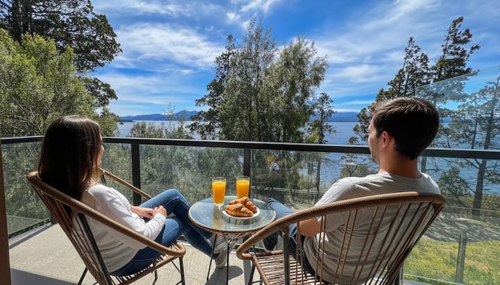 Vista Al Lago En El Corazón De Bariloche - Chile