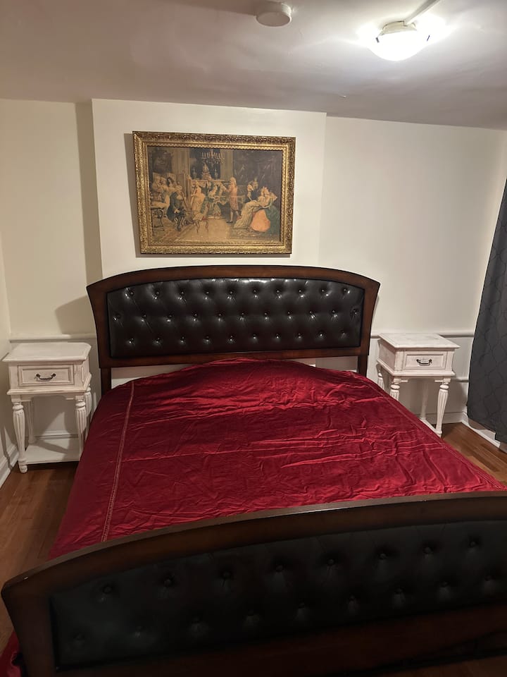 Charming Historic Apartment - Albany, NY