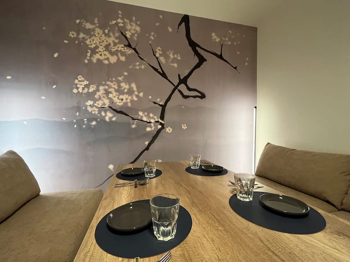 青森ねぶた祭へ徒歩2分！桜の部屋/定員5名38㎡/wi-fi/静か/公園・スーパー近く/中心市街地 - Aomori