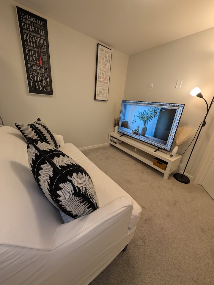 Modern Private Suite | Prairie Pointe & Near Uofm - Winnipeg