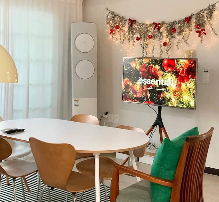 |겨울감성숙소|
|동대구역10분 |
|따뜻한햇살가득 아늑한 쉼|
|가족친구6인ok| - Daegu