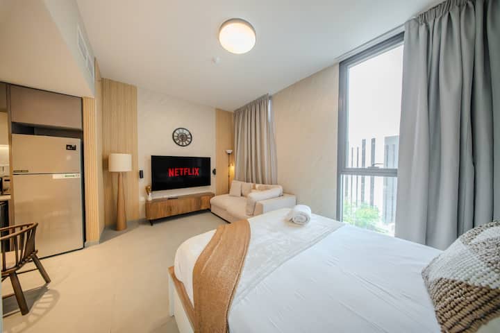 Poolview Studio Aljada Apartment / With Carrefour - Sharjah