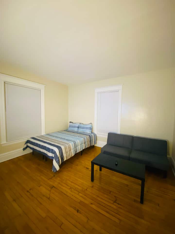 Charming 2 Bdr Apartment - Rockford, IL