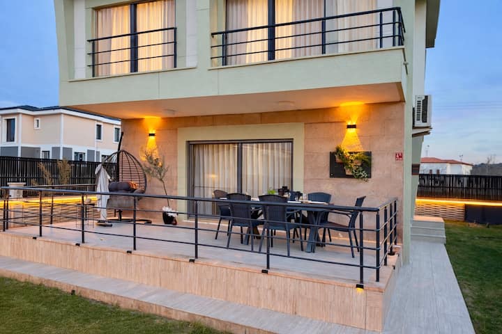 Ayvalık’ta 6-7 Kişilik Müstakil Villa | ÖZel Bahçe - Ayvalık