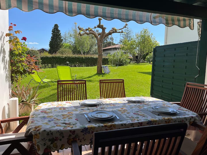 Acogedor Adosado Familiar, Con Jardín Y Piscina - Hendaya