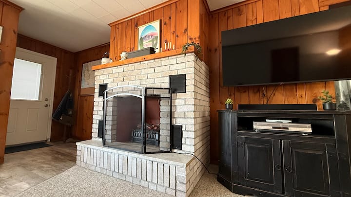 Little Cabin On The Lake - Center City, MN