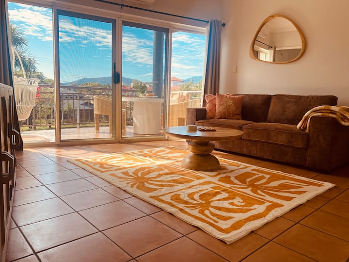 Cairns City -Sleeps 6 -Pool -Egg Chair -Nintendo - Cairns