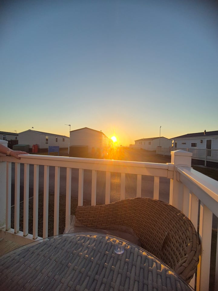 Sea Breeze Sea View Getaway - Morecambe