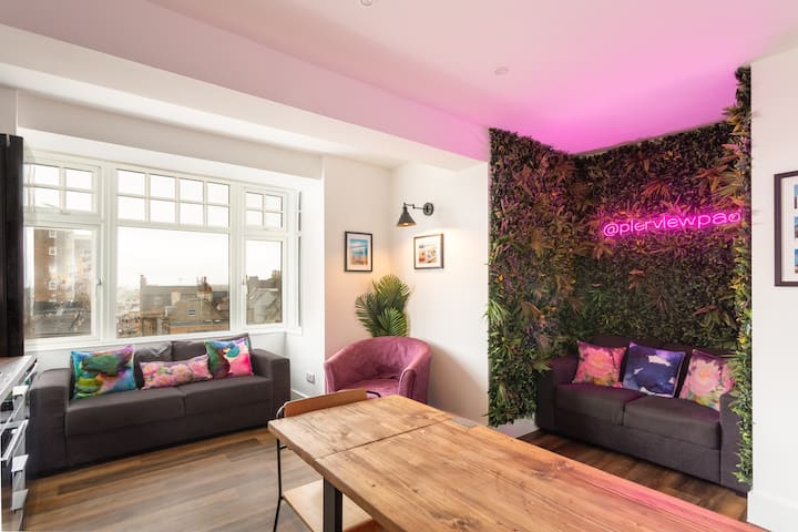 Pierview Pad Attic | Sleeps 10 | Central Brighton - Brighton