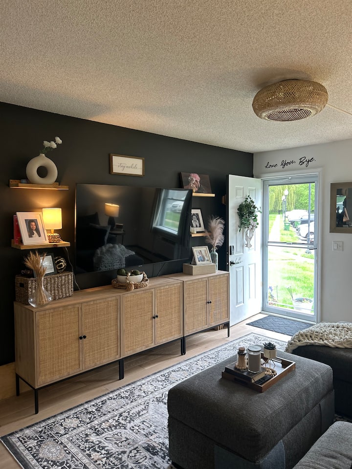 Cozy And Charming Retreat With Pool Access - Wallingford, CT