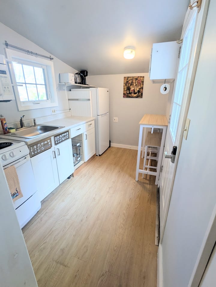 Cozy Studio 10 Min Walk To Pier And Beach Pets Ok - Old Orchard Beach, ME