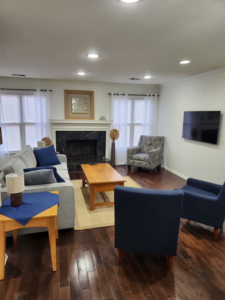 Your Home Away From Home Cozy Retreat ! - Marietta, GA