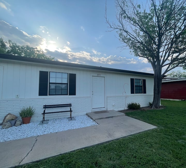 Abilene Restful Retreat 2 Bedroom/2 Bath - Abilene, TX