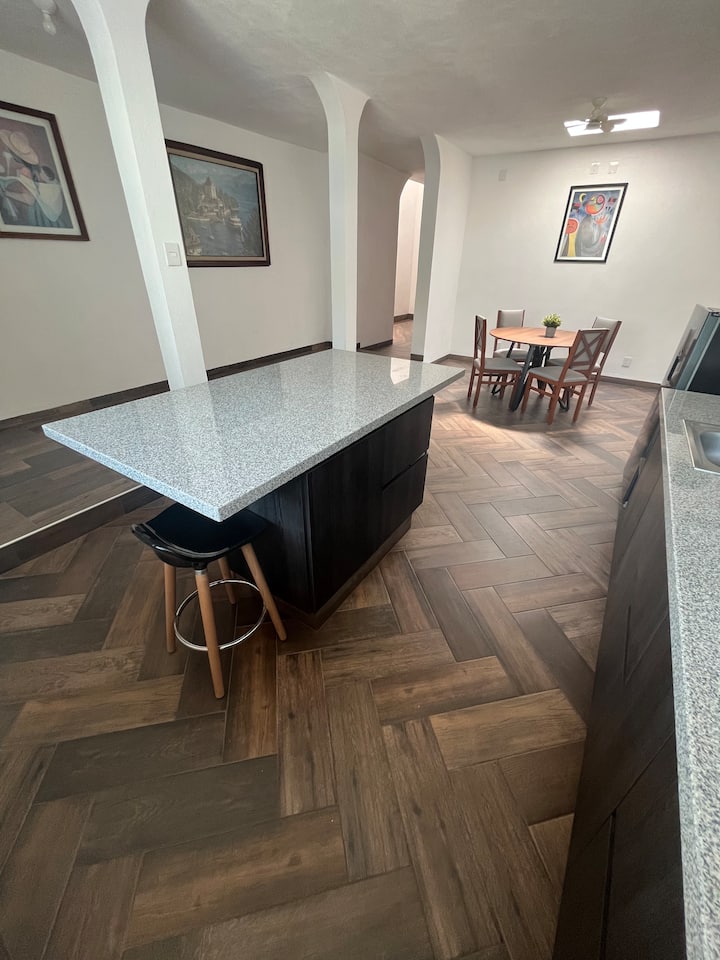 Depa Nvo 2 Recamaras Con Baño Muy Céntrico Parking - Querétaro