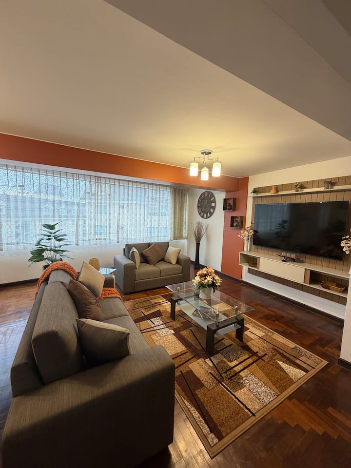 Alojamiento Amplio Y Confortable En Cayma - Arequipa