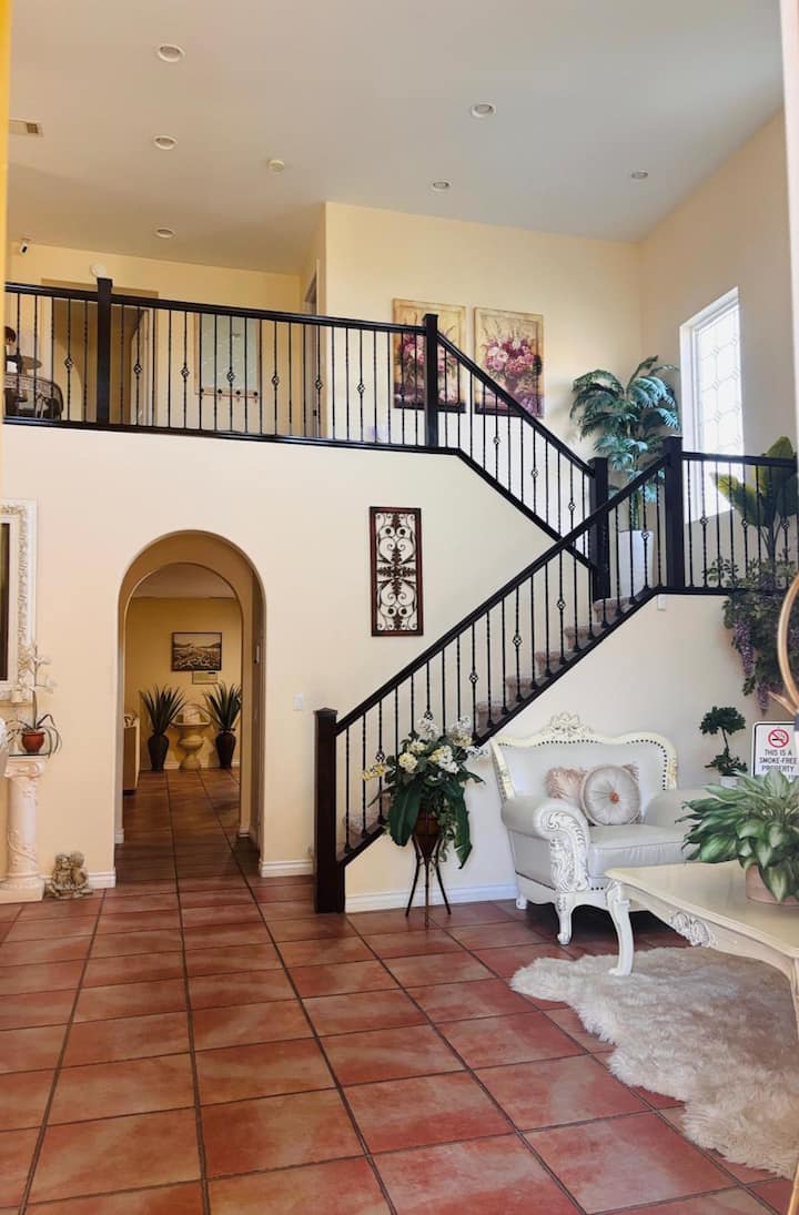 Spanish Gem - Lancaster, CA