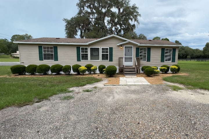 7 Minute Walk To Wec From The Zermatt Lodge - Ocala, FL