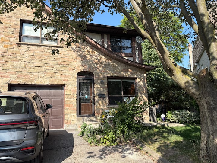 Cozy2-bedroom Basement Apartment With Free Parking - Toronto