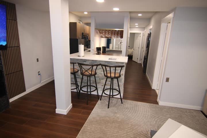 Belle Maison Privee+bar Moderne+pas D'escalier+bbq - Edmonton