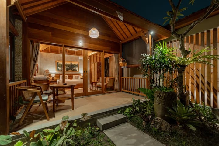 Modern Wooden House In Central Ubud - Ubud