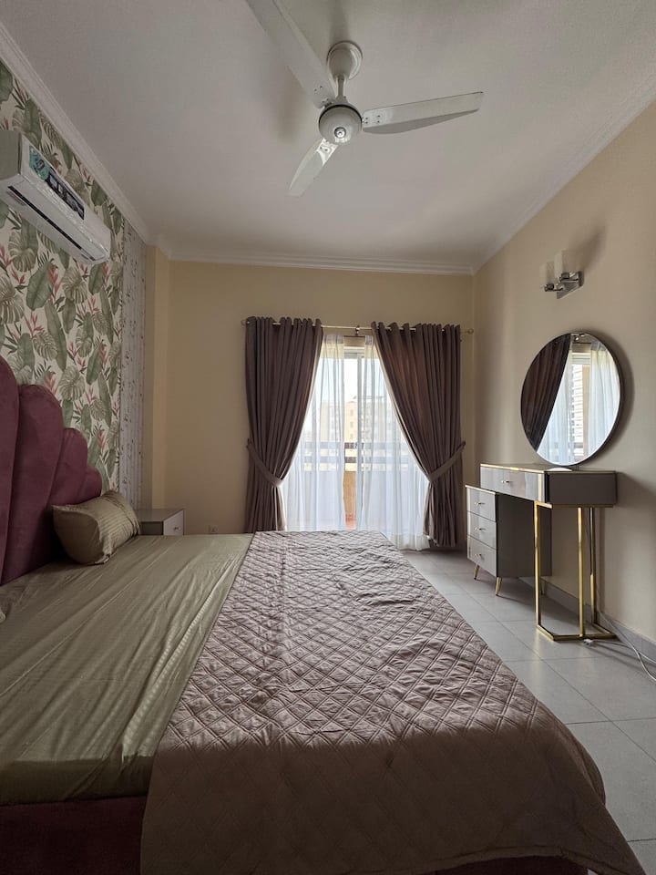 Sleek City Escape - Book Now! - Karachi