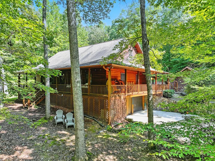 4br Cabin W/ Pool And 12 Person Hot Tub - Blue Ridge, GA