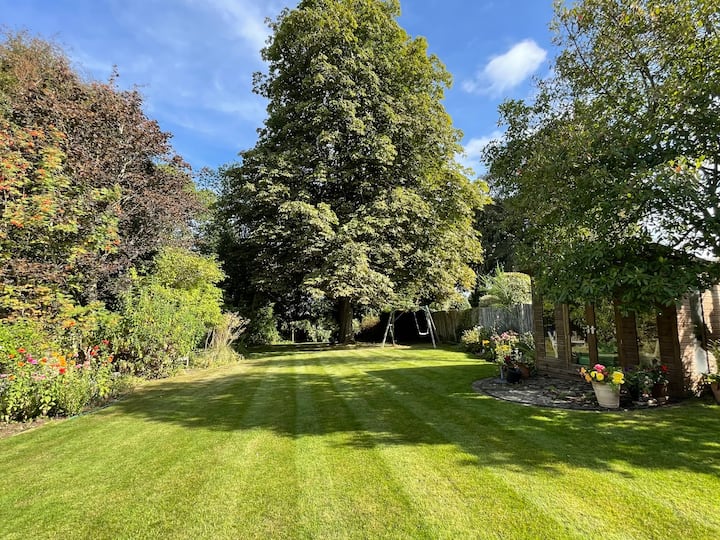 Convenient For Reigate/gatwick - Redhill