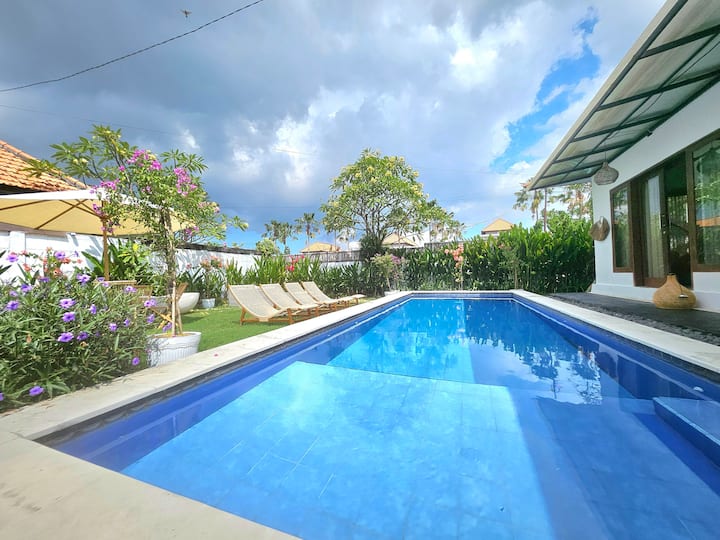 New Balinaise Lovely Villa With Billiard - Kuta