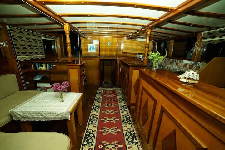 Kekova’da Günlük/haftalık  Yat - Demre