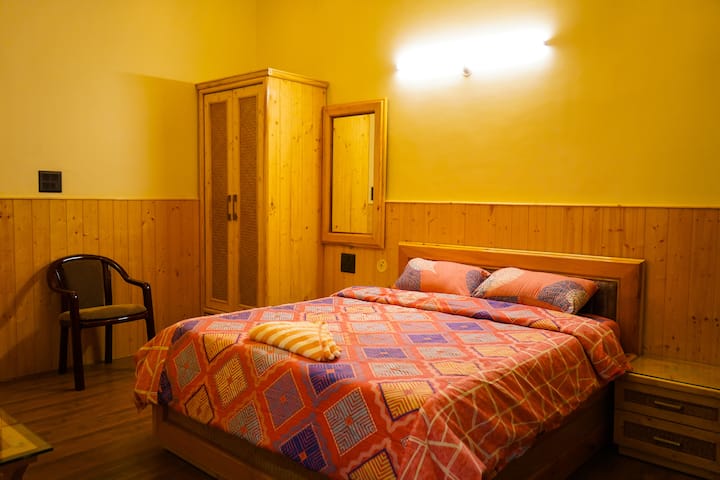 Hearth | Cozy 2bhk Near Mall Road & Naini Lake - Nainital