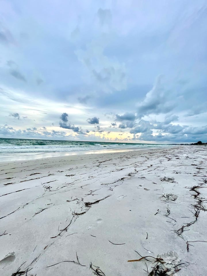 Longboat Key Beach Retreat - Longboat Key, FL