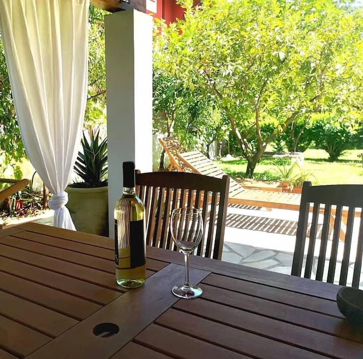 Holidays House Bouganville, A 100m Dalla Spiaggia. - Bosa