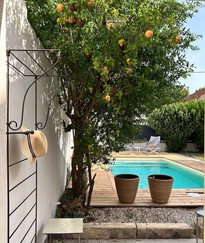 Maison 1930 Piscine Climatisé
10 Mn De La Gare - Arles
