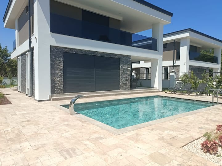 ÇAmyuva Da Geniş 4+1  Villa - Кемер