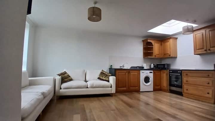 Bright, Airy Flat - Staple Hill - Bristol