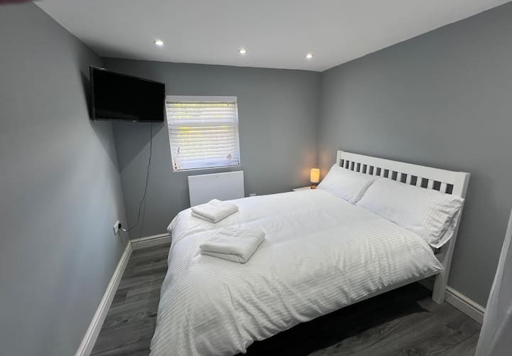 Charming & Cozy Guesthouse - Pudsey
