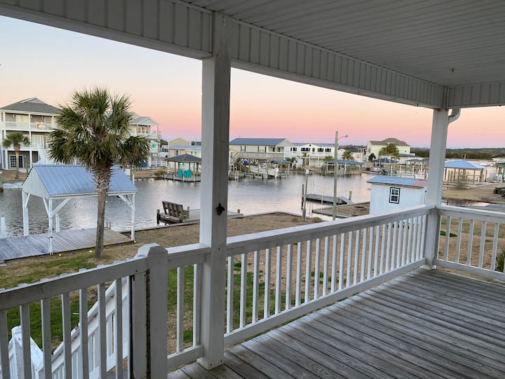 Canal & Coastal Retreat - Surf City, NC