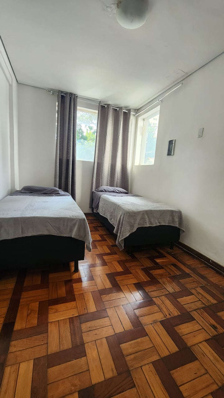 Ampla Casa No Lourdes, Ideal Para Grupos Grandes - Belo Horizonte
