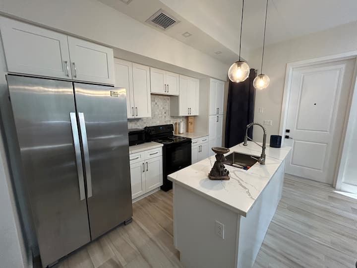 New 1br Condo Near Cablebeach/bahamar - Nassau