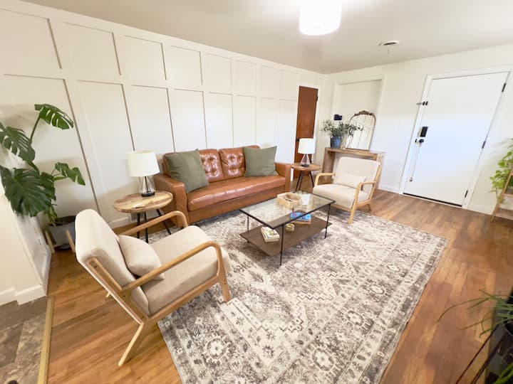 Bungalow On Rosser - Near Hospitals - 비즈마크