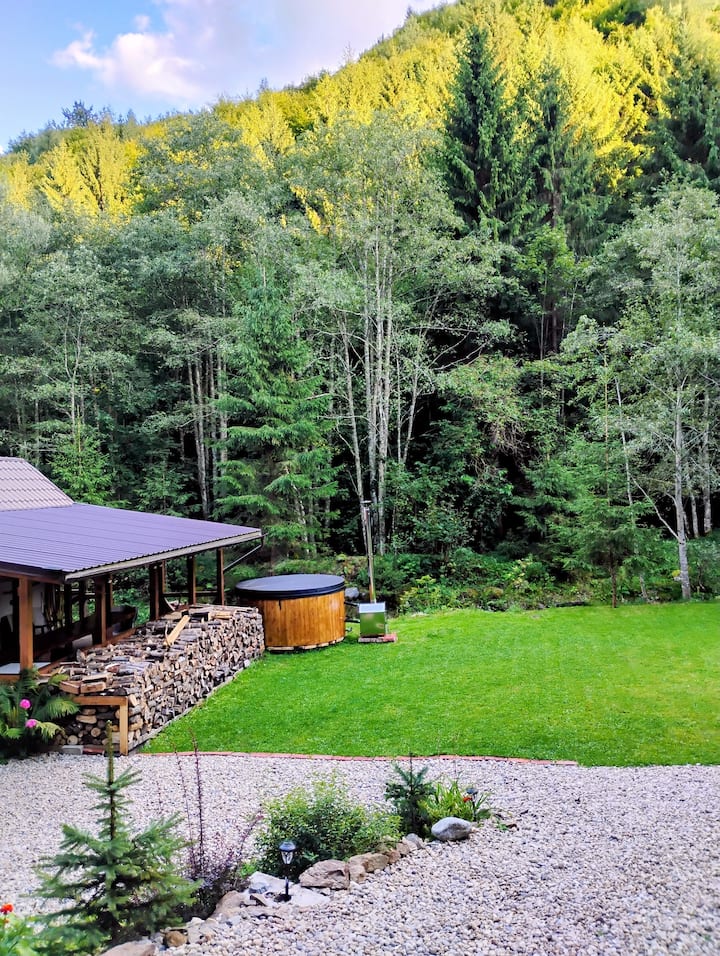 Cabana De La Râu!
Ciubăr, Aero-hidromasaj - Transilvania