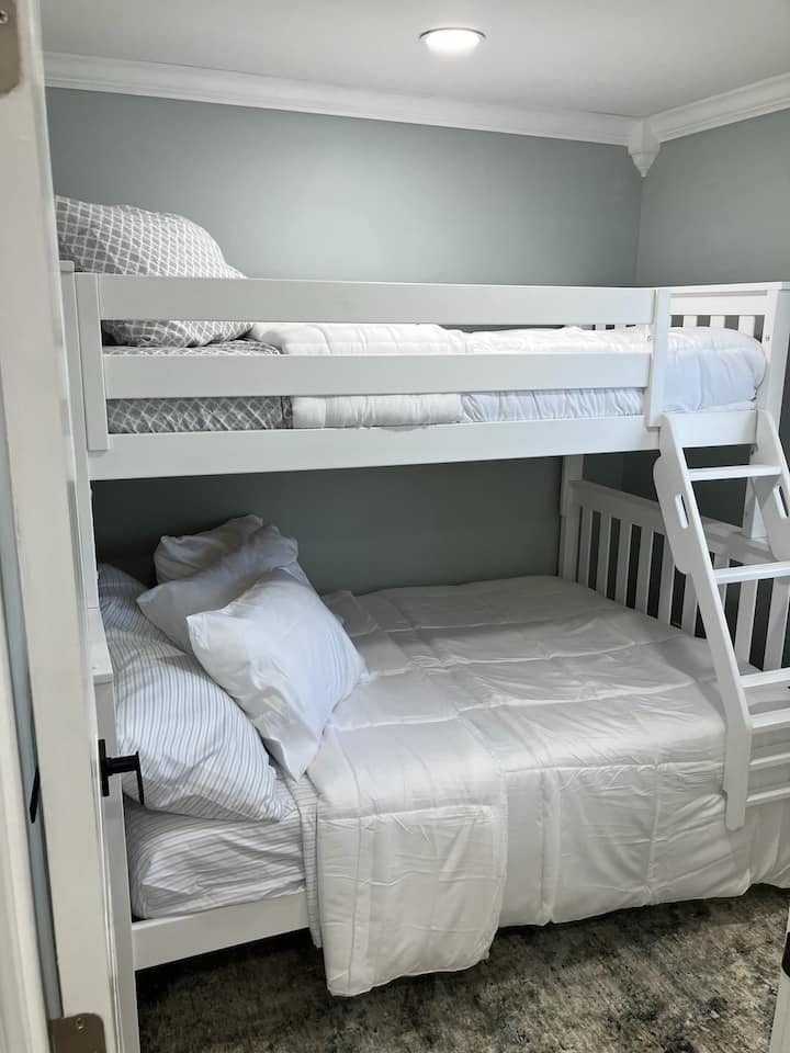 Summer Fun 2 Bedroom Apartment - Westerly, RI