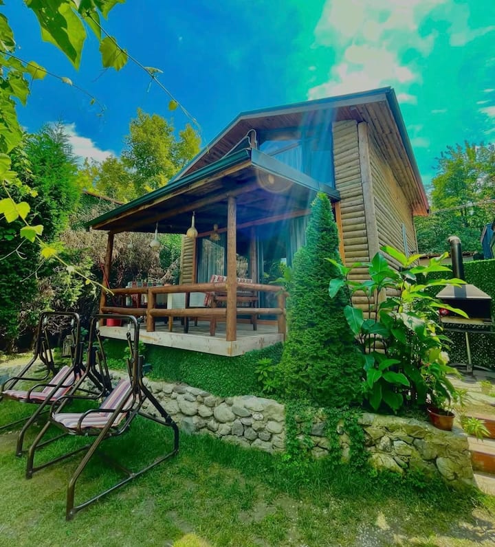 Kulube Konaklama
Havuzumuz ıSıtmalıdır - Sapanca