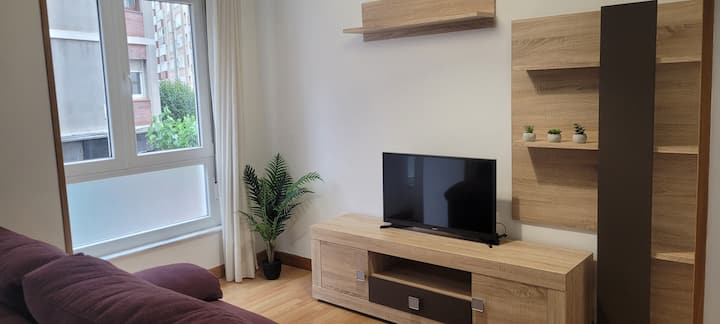 Bonito Piso Céntrico De 2 Habitaciones - Santa Cruz de Bezana